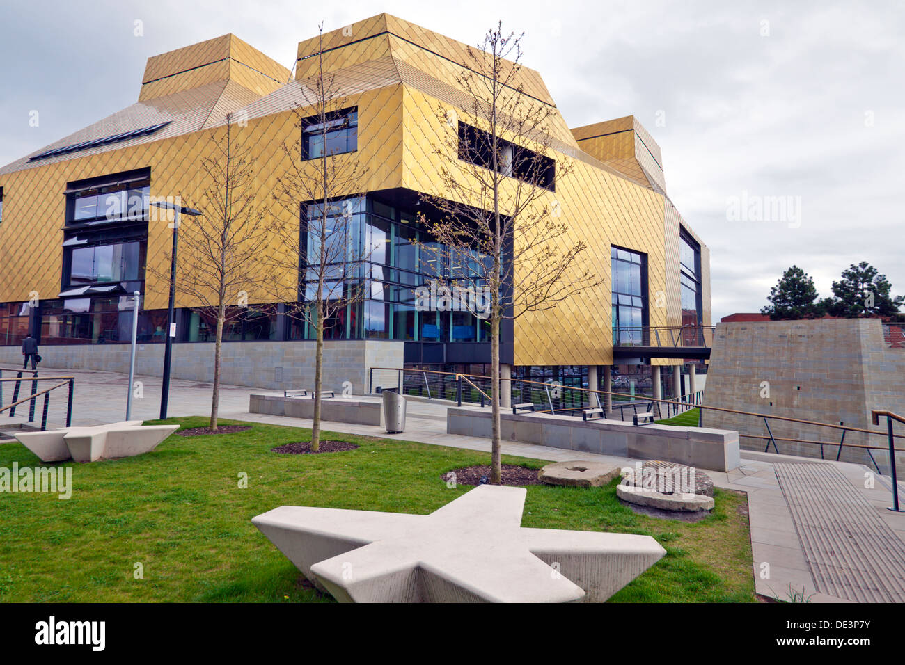 'The Hive' at The University of Worcester is Britain's first joint ...