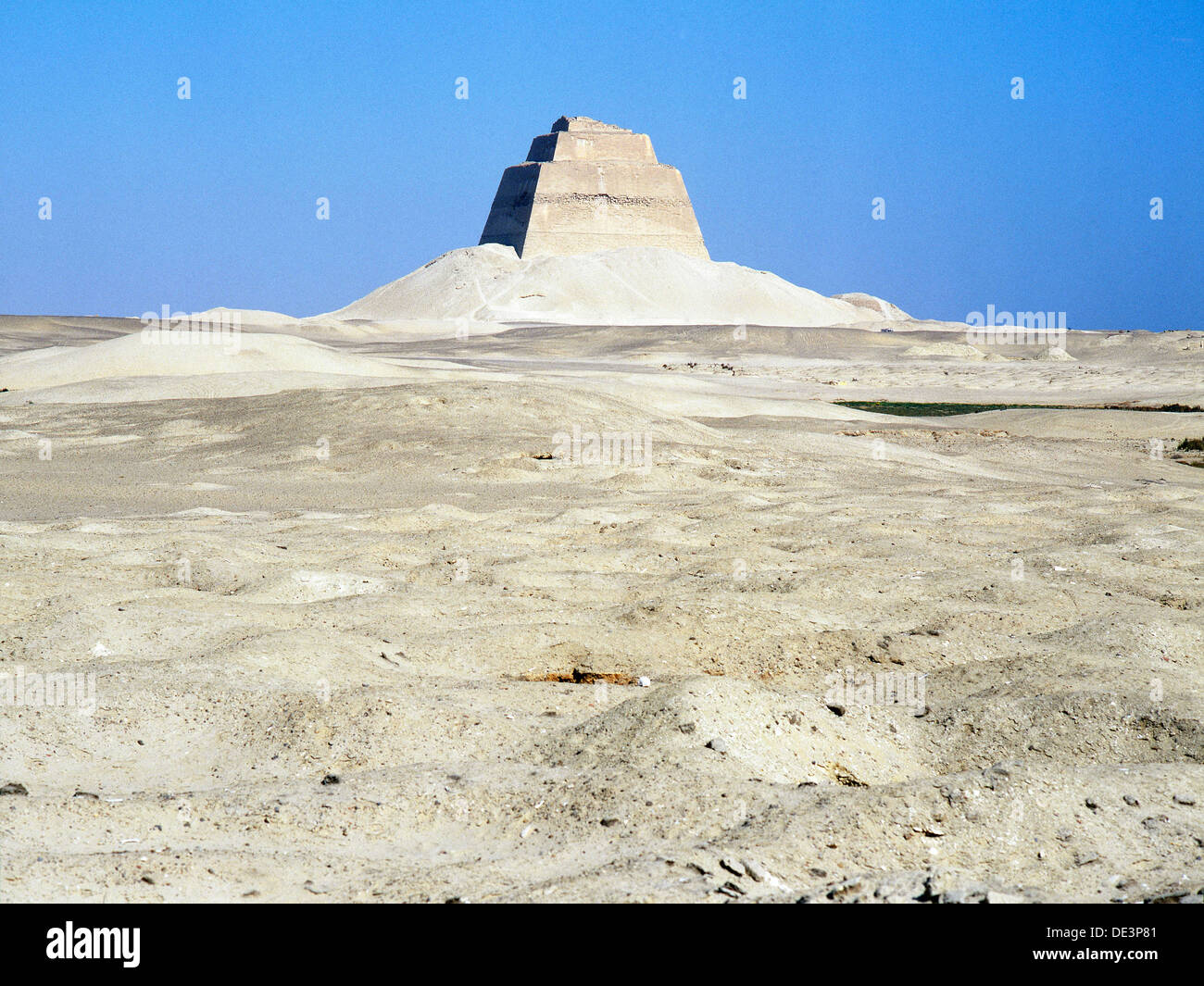 Meidum Pyramid High Resolution Stock Photography and Images - Alamy