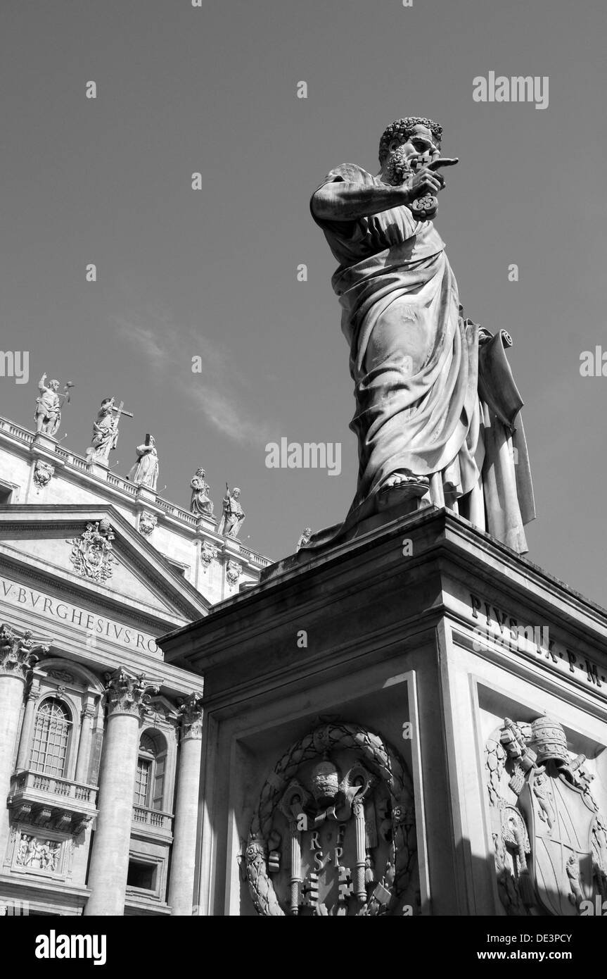 Front of the vatican hi-res stock photography and images - Alamy