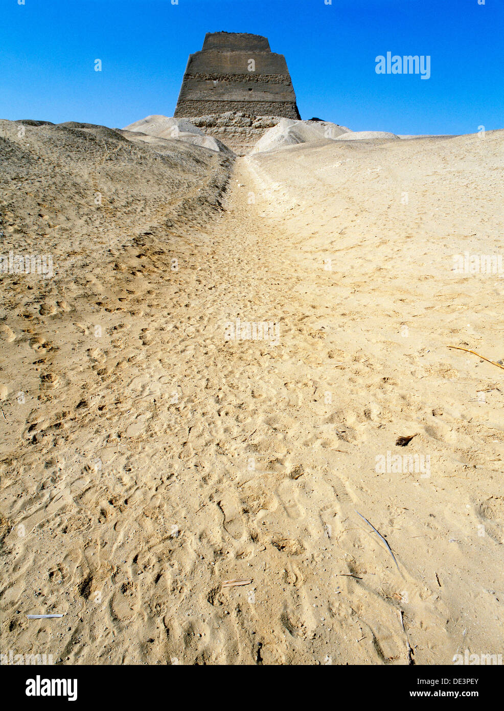 Meidum Pyramid High Resolution Stock Photography and Images - Alamy