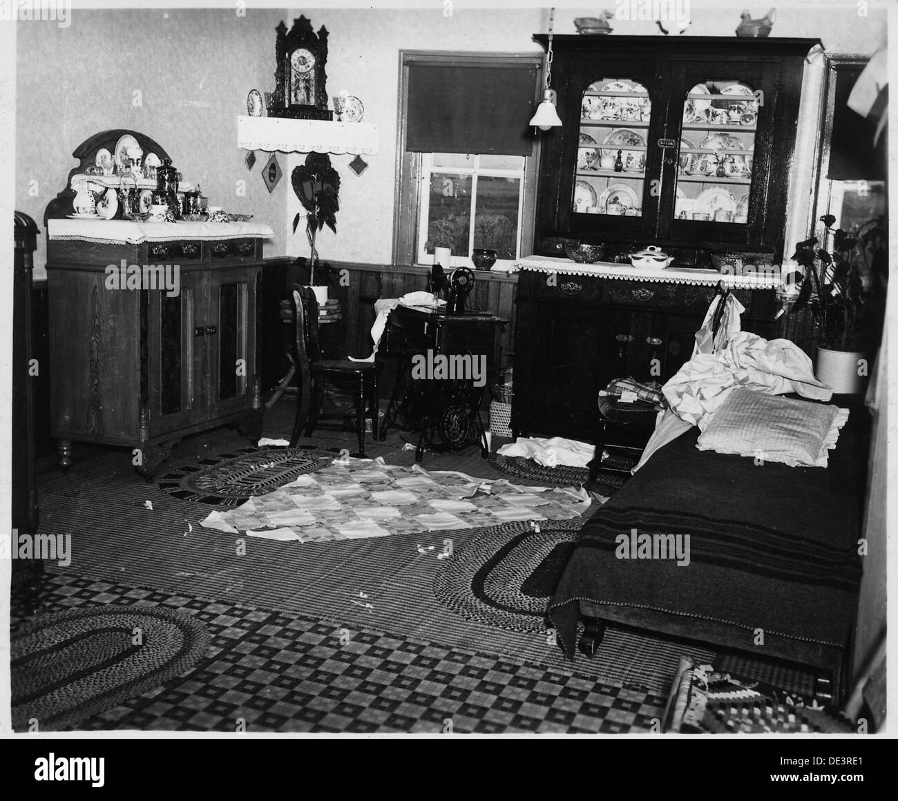 This interior view shows the traditional Amish home in Lancaster County ...