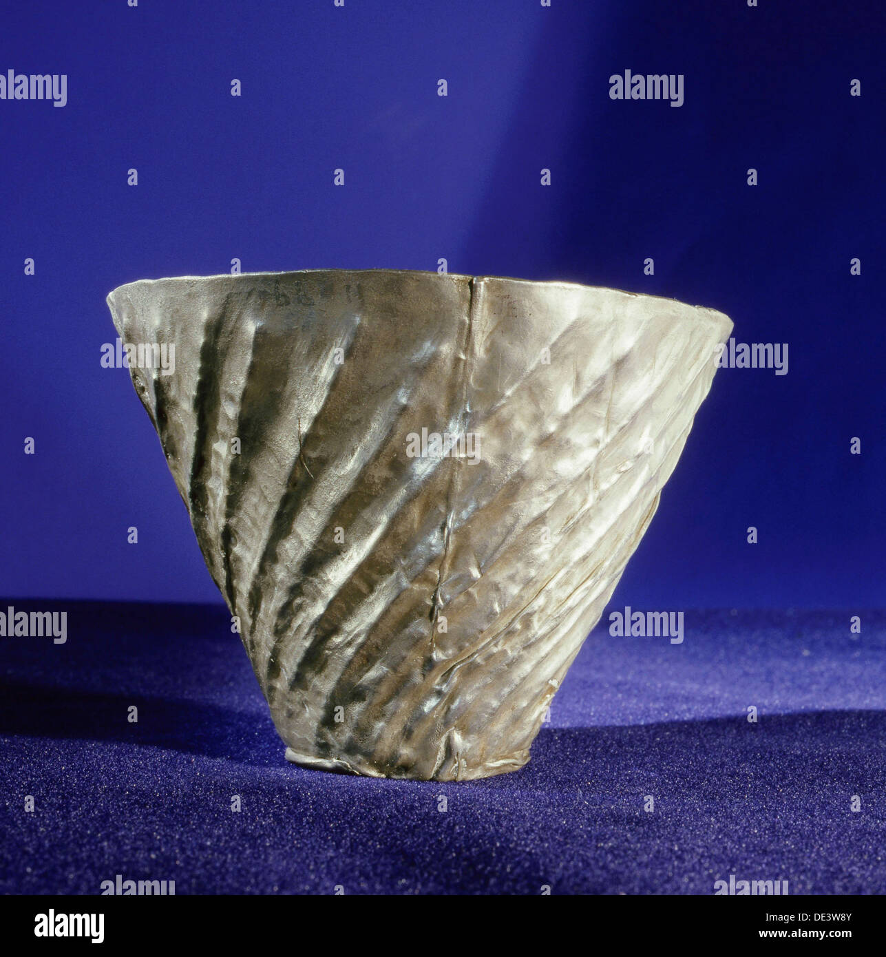 Silver objects hi-res stock photography and images - Alamy