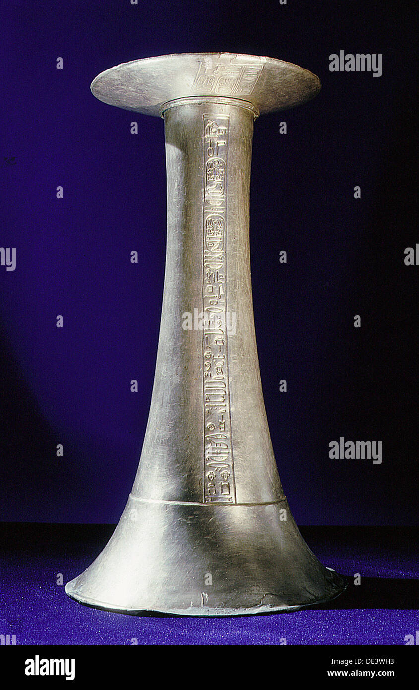 Ancient egypt offerings to gods hi-res stock photography and images - Alamy