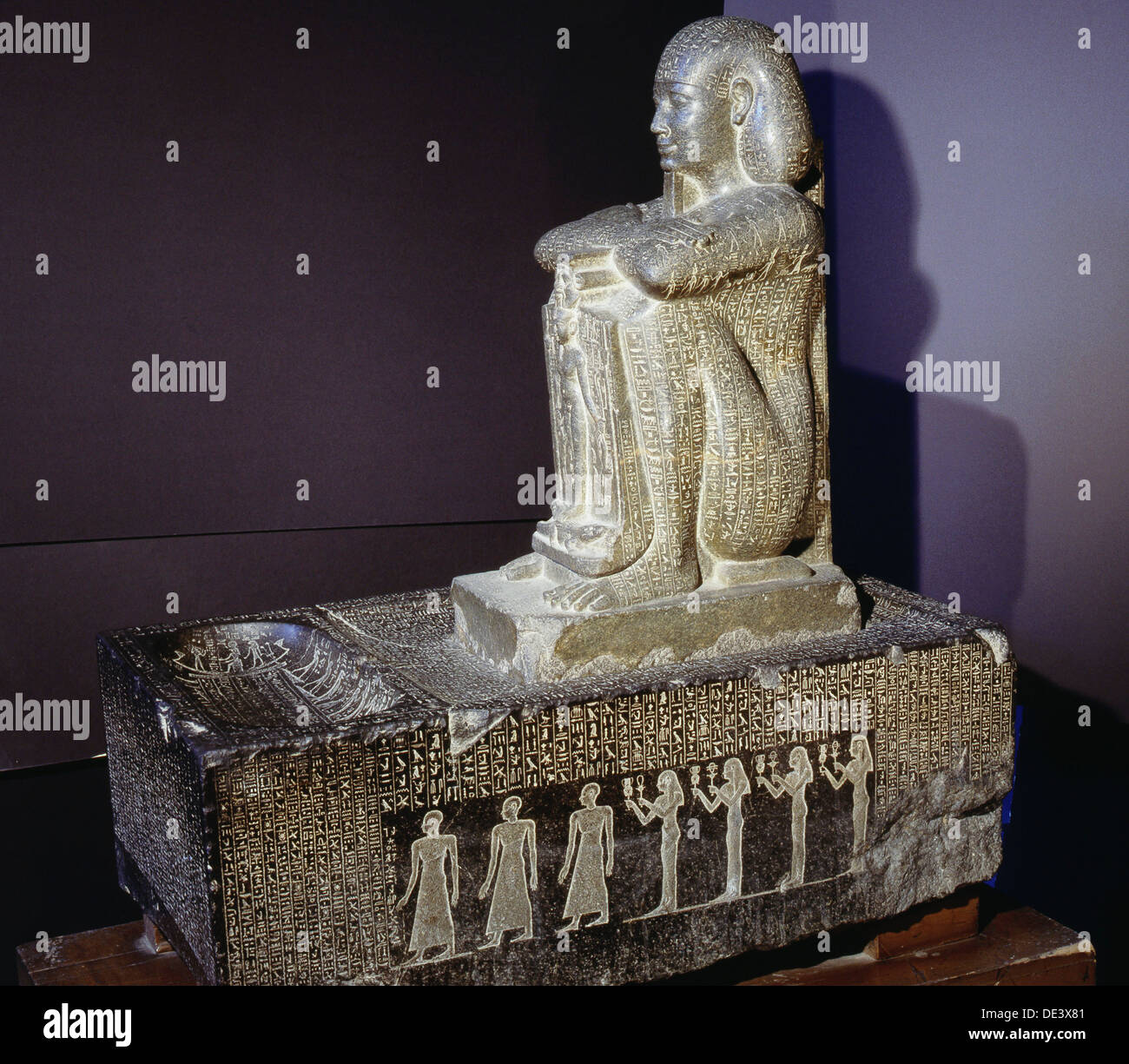 Ancient Egyptian Block Statue High Resolution Stock Photography and ...