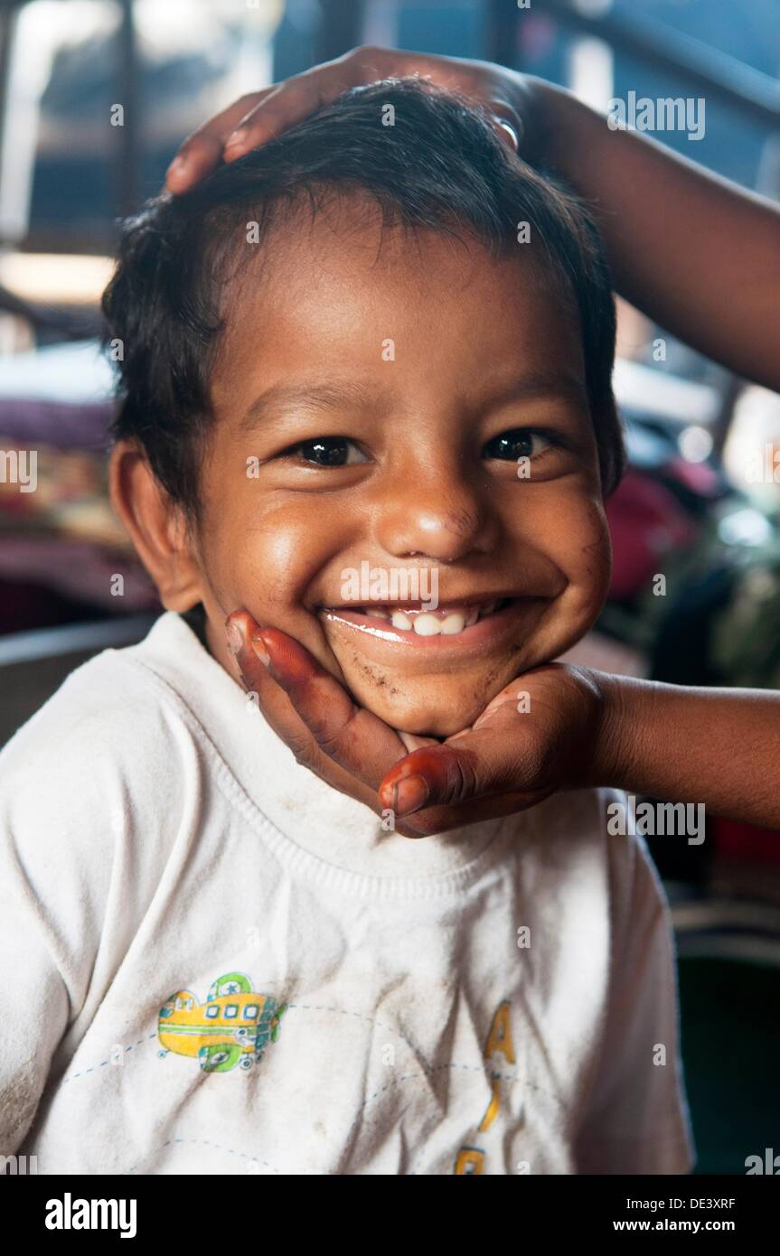 Homeless child kathmandu hi-res stock photography and images - Alamy