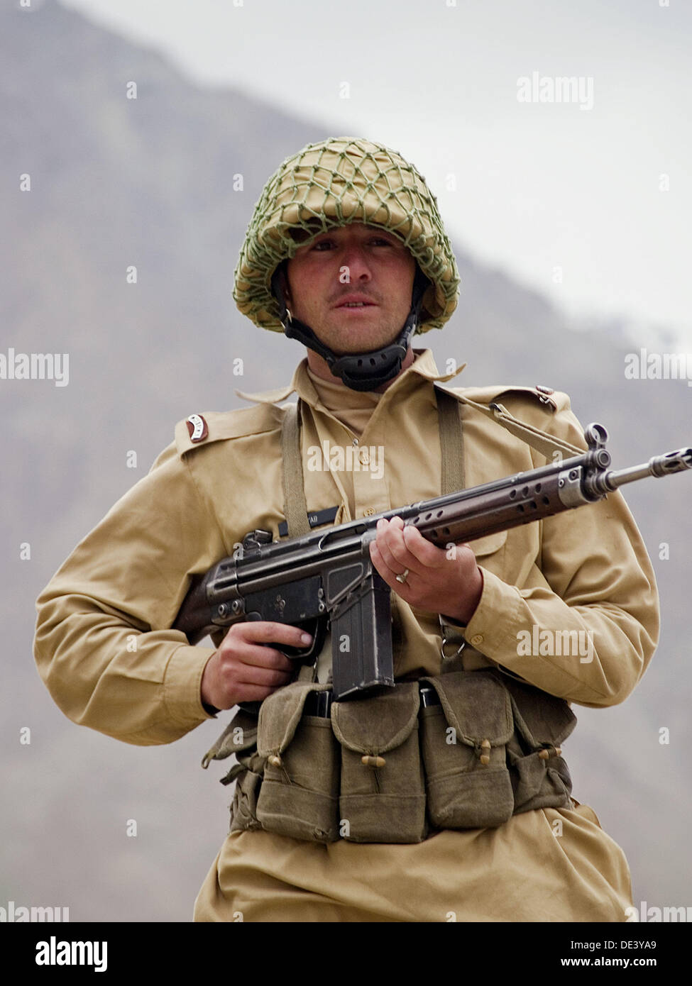 Soldier work hi-res stock photography and images - Alamy