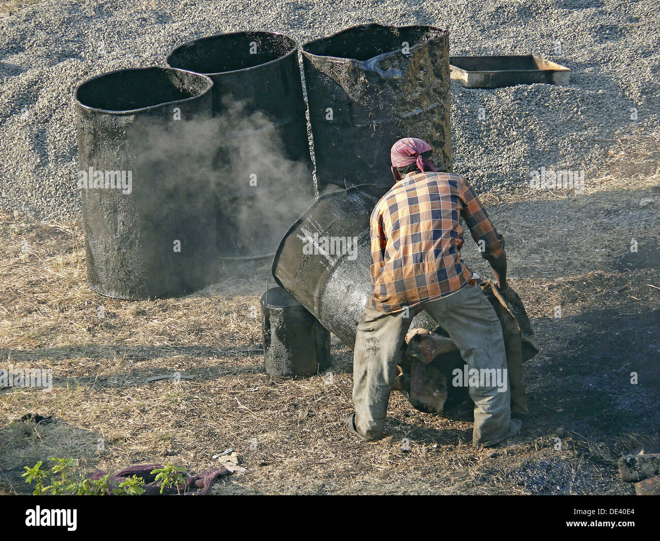 Working on road hi-res stock photography and images - Alamy
