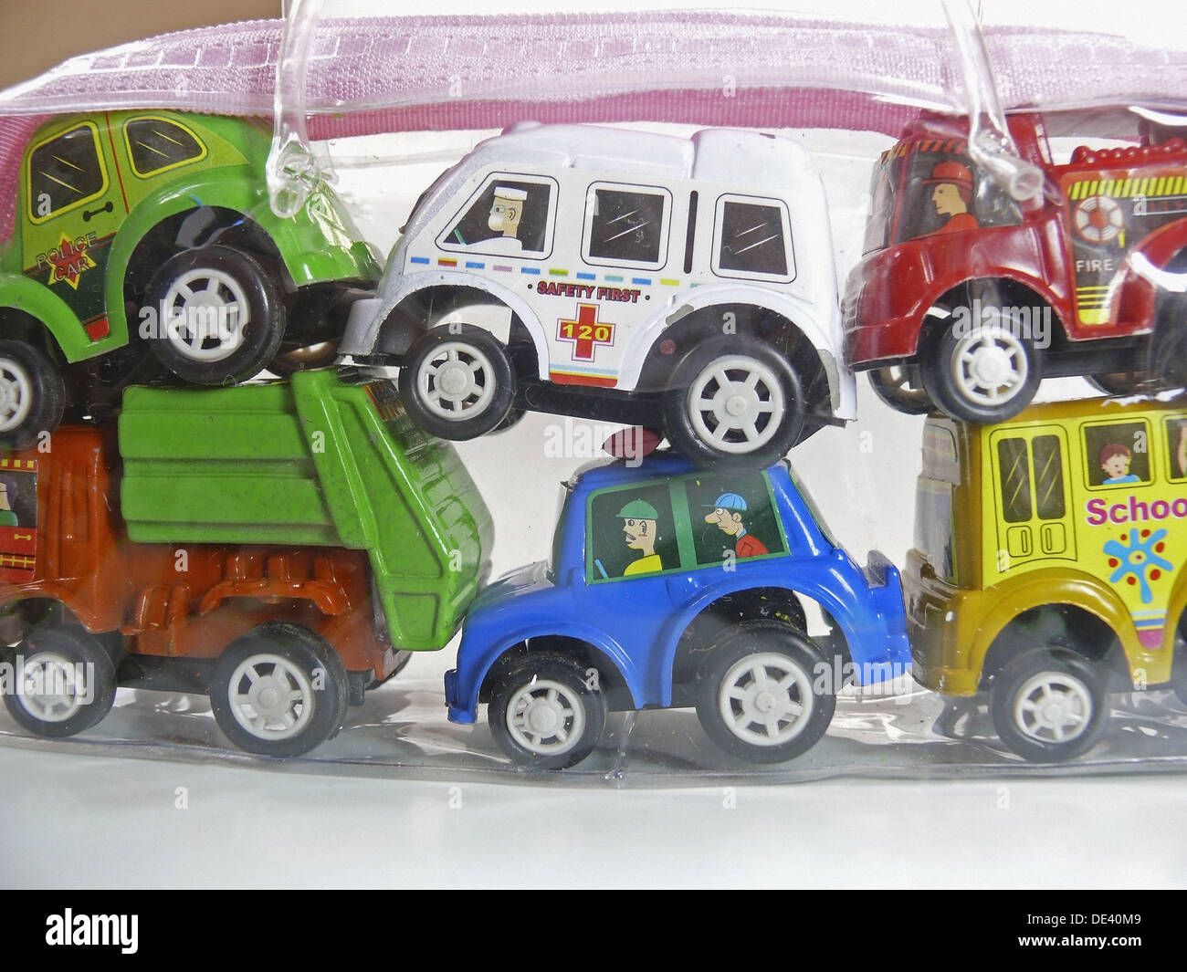 Packed school bus hi-res stock photography and images - Alamy