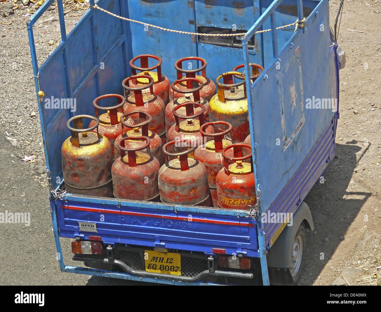 Burning note gas hi-res stock photography and images - Alamy
