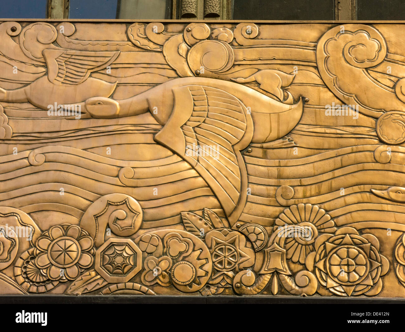 Chanin building art deco hi-res stock photography and images - Alamy