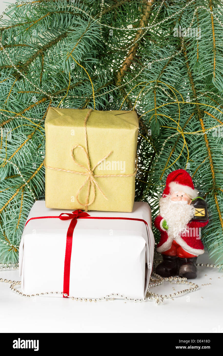 Present decorated christmas decoration hi-res stock photography and ...