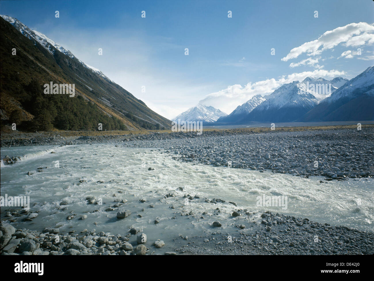 Maori explorer hi-res stock photography and images - Alamy