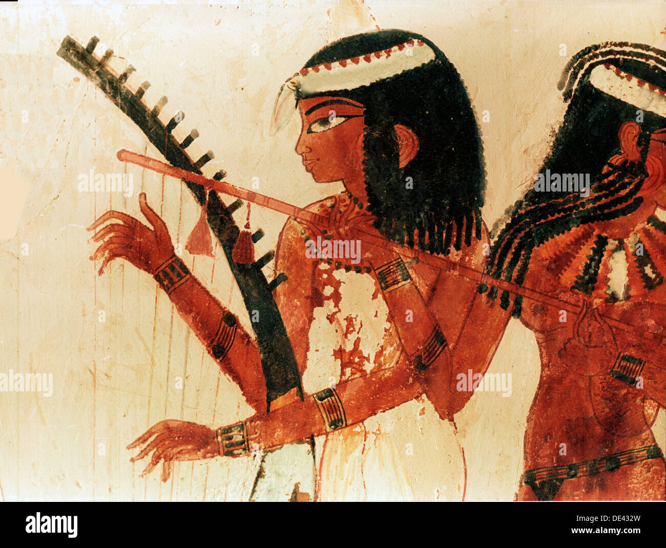 Ancient egyptian female musicians hi-res stock photography and images ...