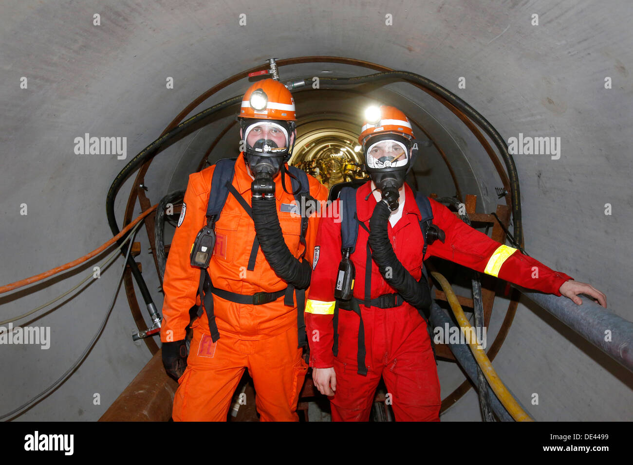 Emergency tunnel hi-res stock photography and images - Alamy