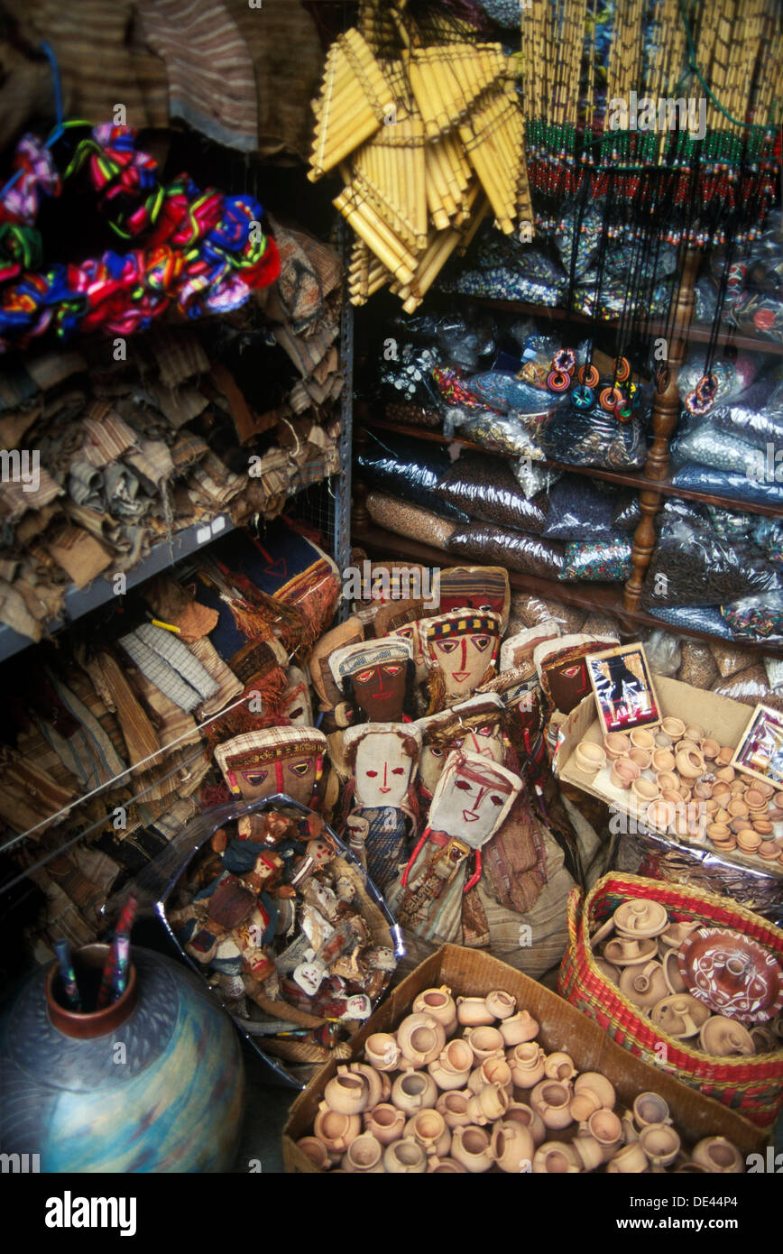 Peruvian handicrafts hi-res stock photography and images - Alamy