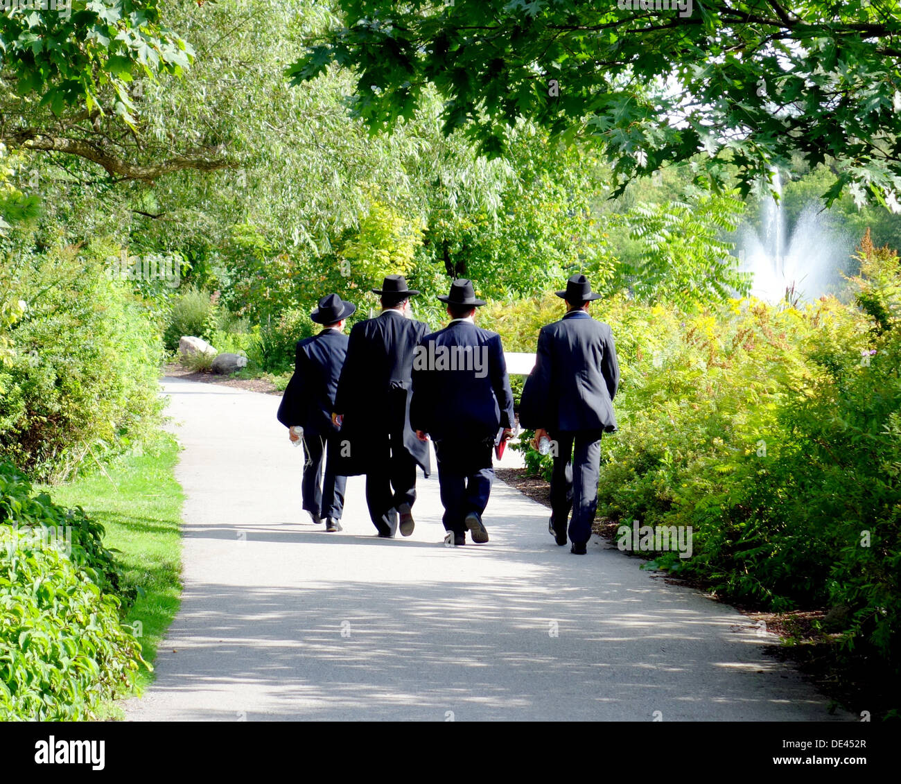 Group jews hi-res stock photography and images - Alamy