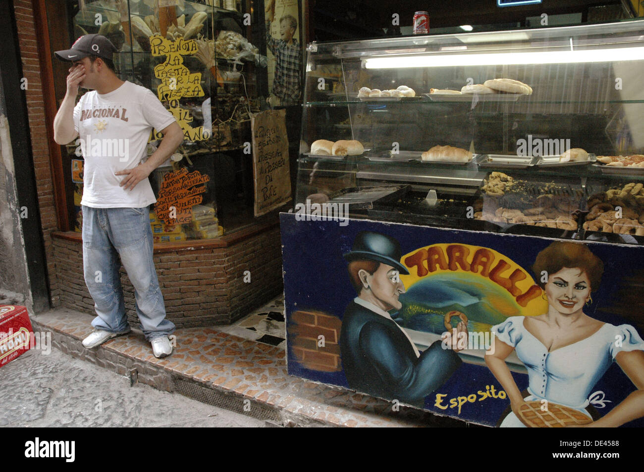 Bakery shop naples italy hi-res stock photography and images - Alamy