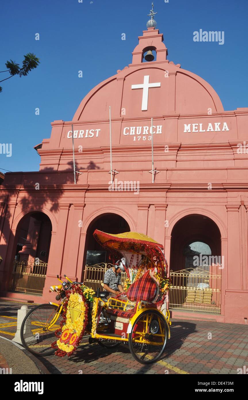 Rickshaw colony hi-res stock photography and images - Alamy