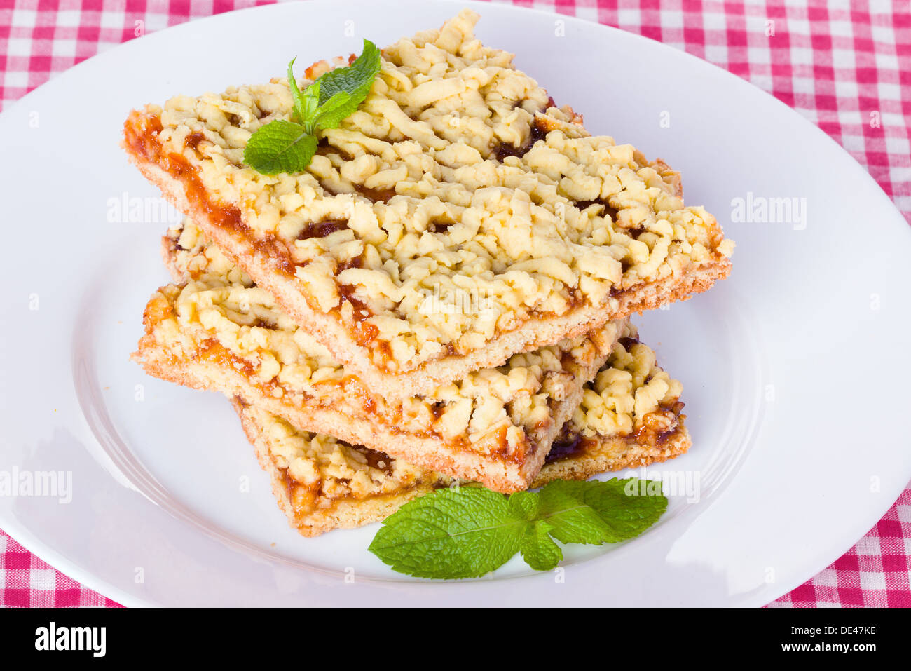 Grated pie hi-res stock photography and images - Alamy