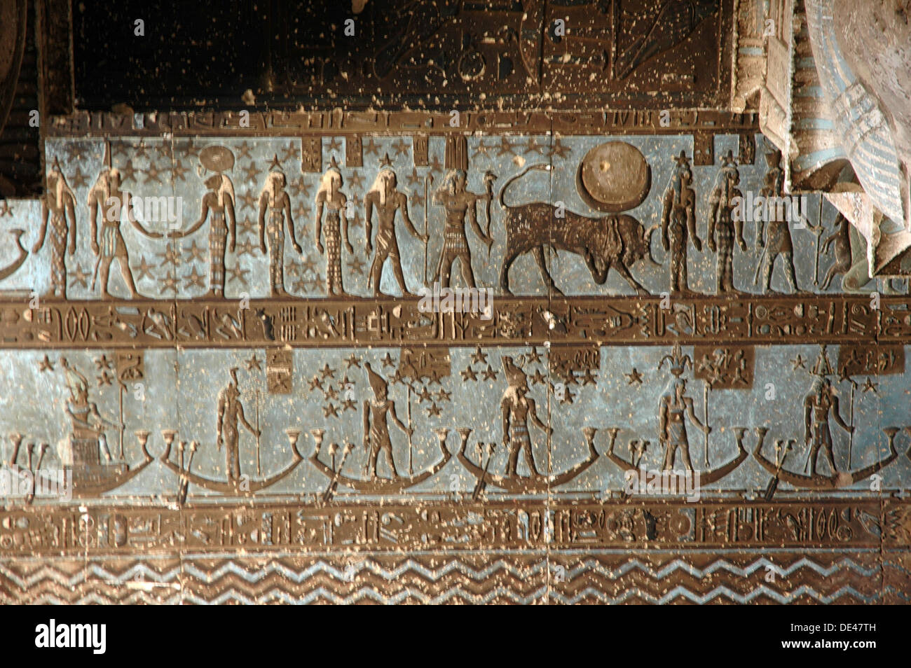 Temple Of Dendera Ceiling Stock Photos & Temple Of Dendera Ceiling ...