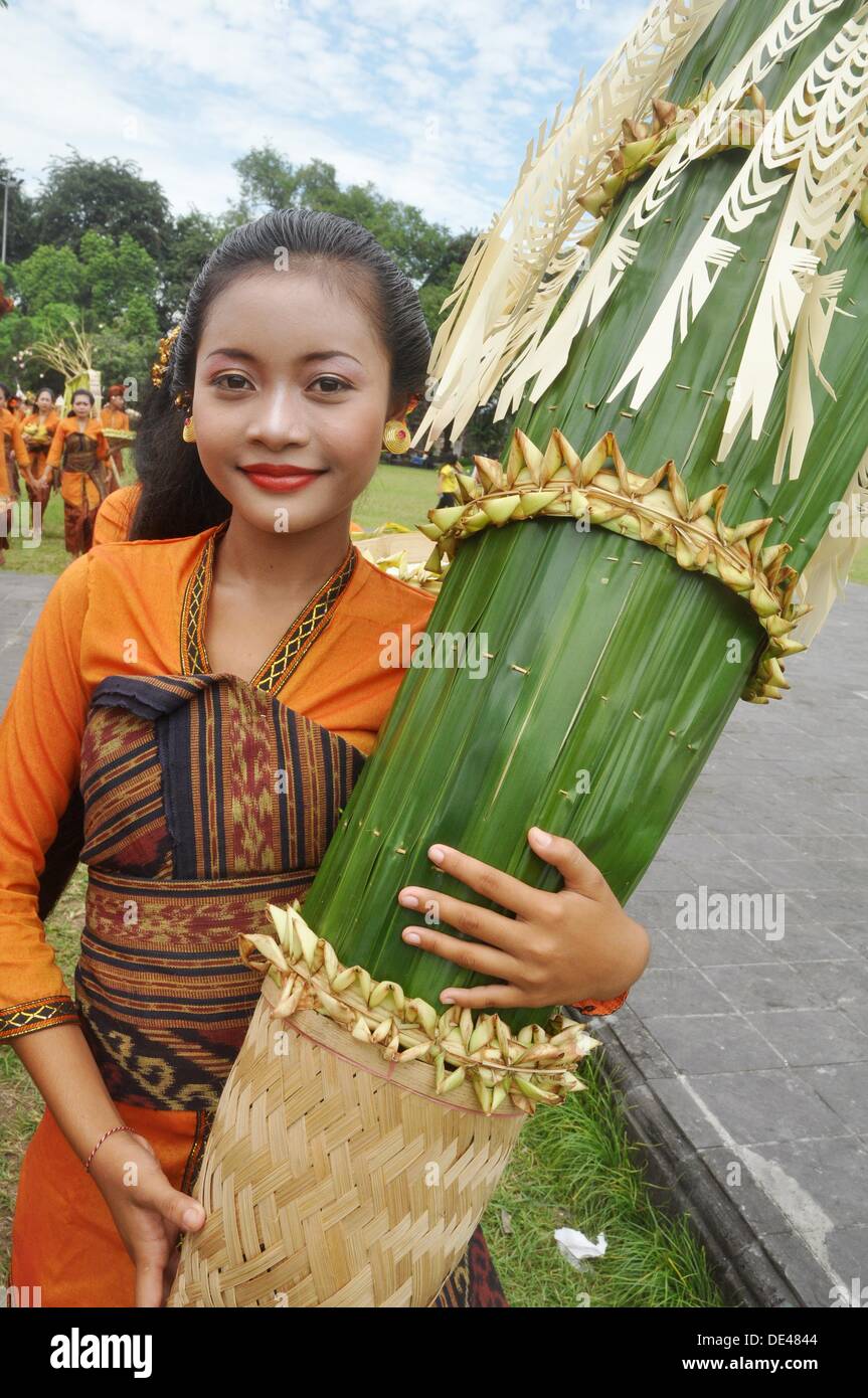 Balinese girl hi-res stock photography and images - Alamy