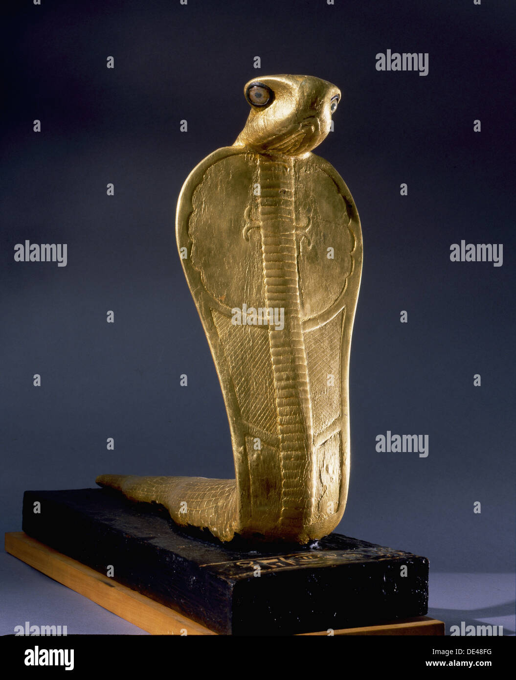 Shrines of tutankhamun hi-res stock photography and images - Alamy