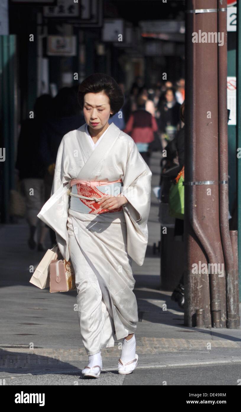 Japanese Traditional Lady High Resolution Stock Photography and Images ...
