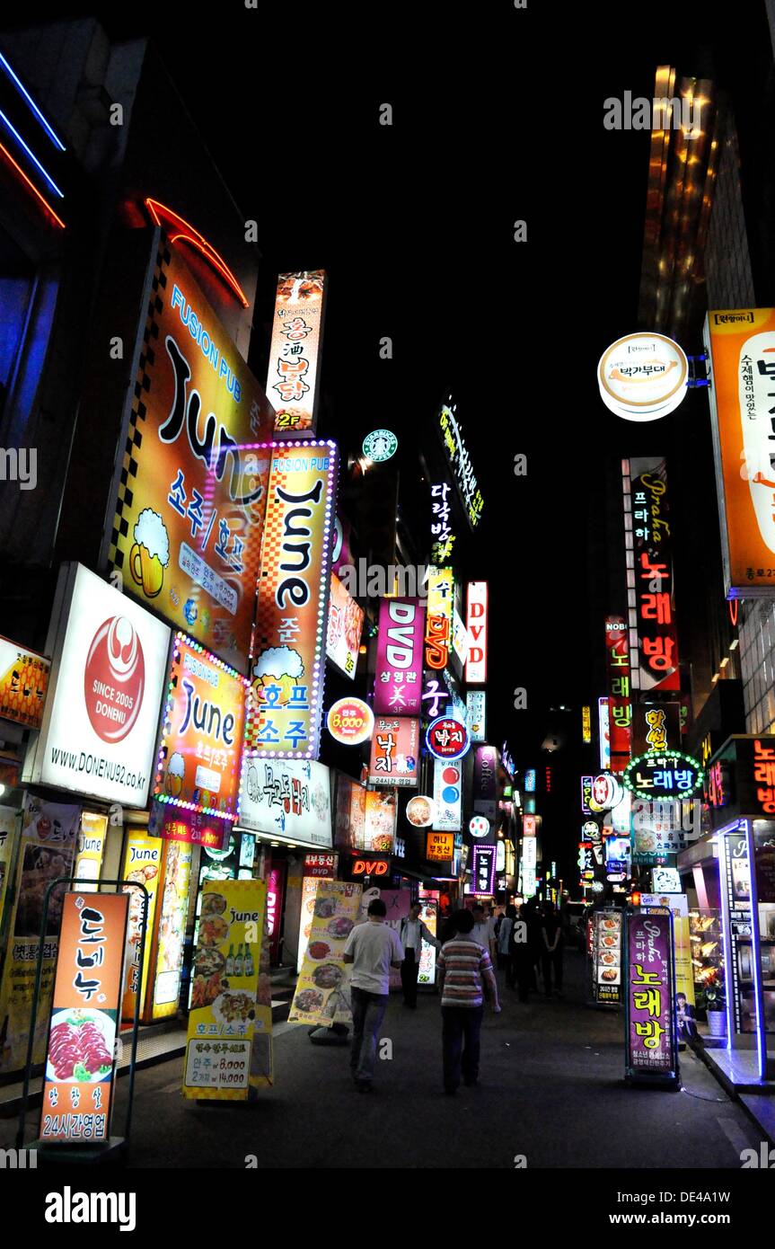 Korea night club hi-res stock photography and images - Alamy