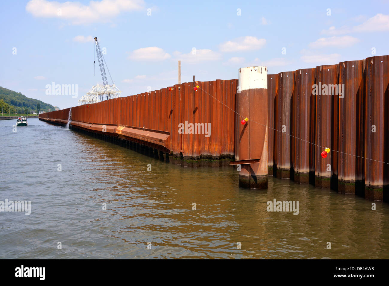Steel piling for improvement works to Locks at Ternaaien an important ...