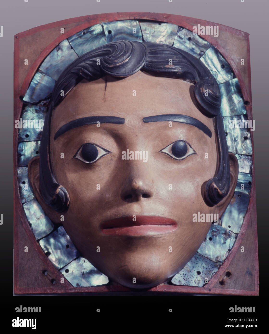 White shell woman native american hi-res stock photography and images ...