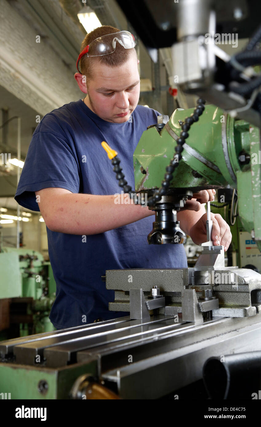 Mechatronics vertical hi-res stock photography and images - Alamy