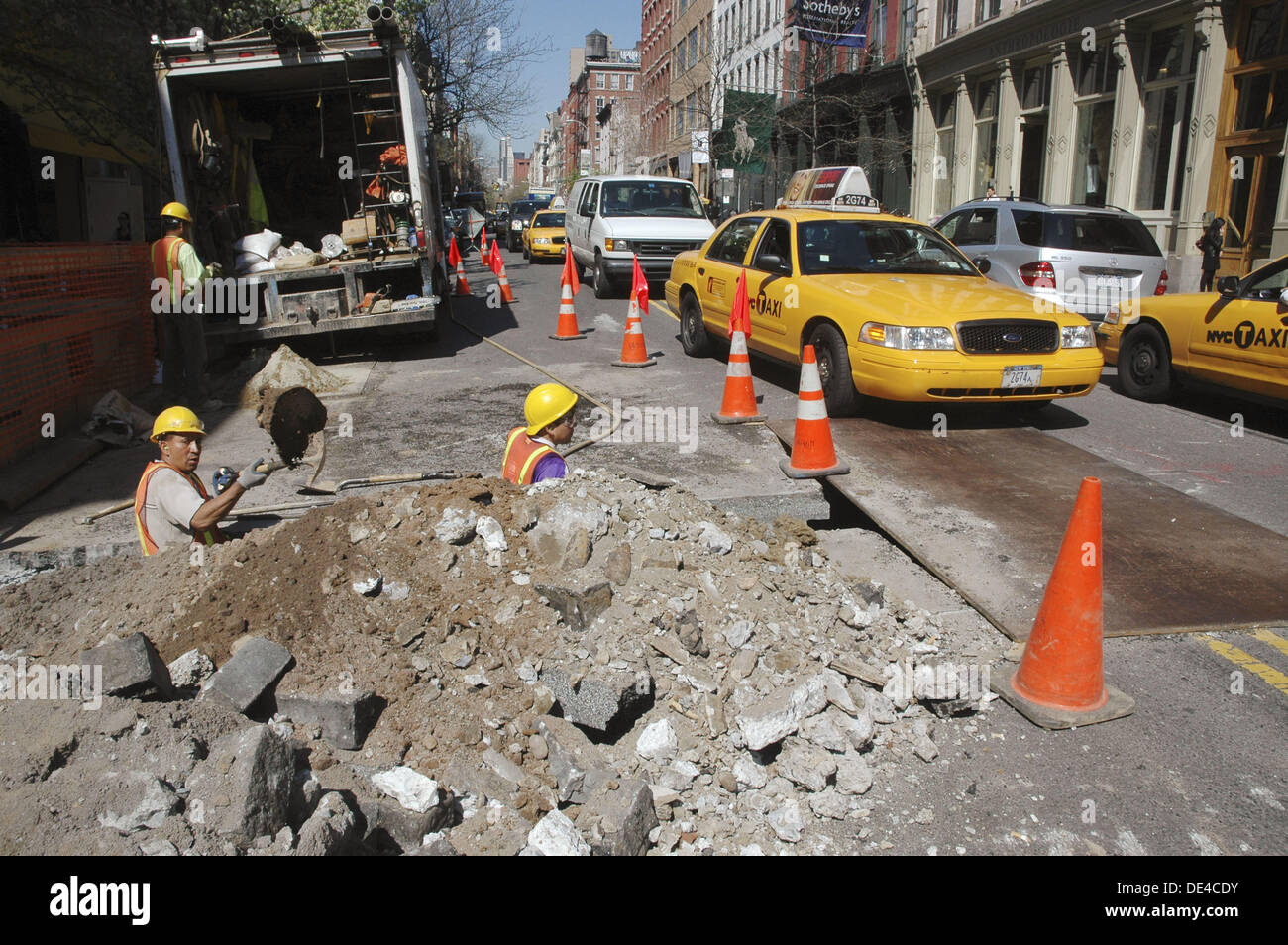 Street works hi-res stock photography and images - Alamy