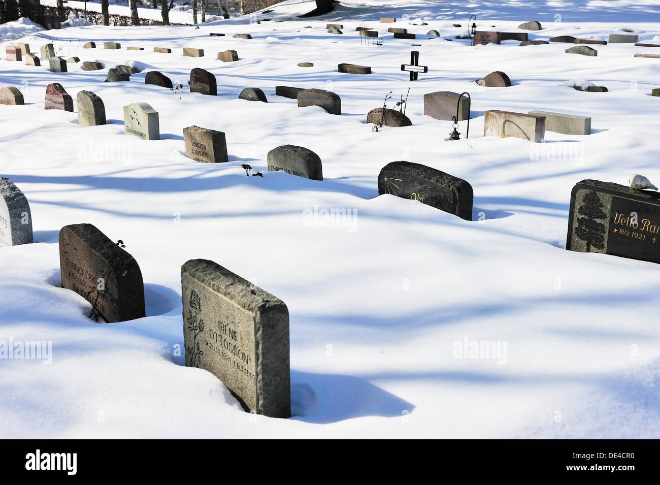 Hidden tombstone hi-res stock photography and images - Alamy