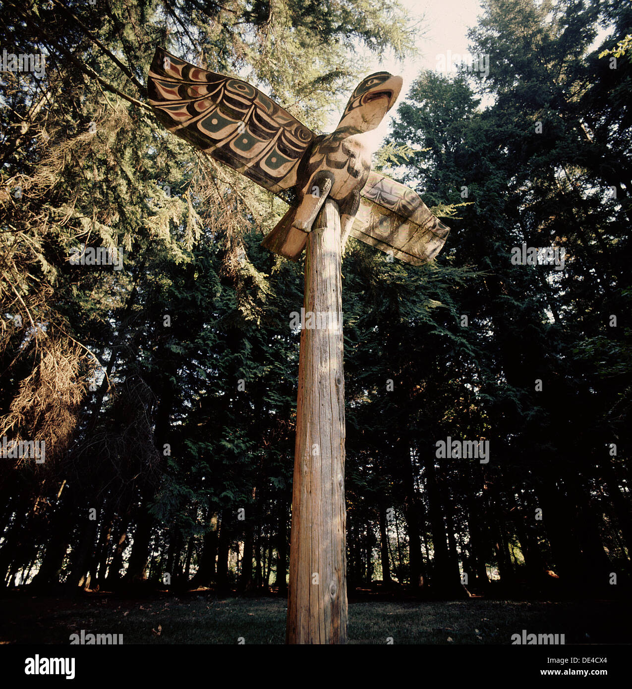 Mortuary totem pole hi-res stock photography and images - Alamy