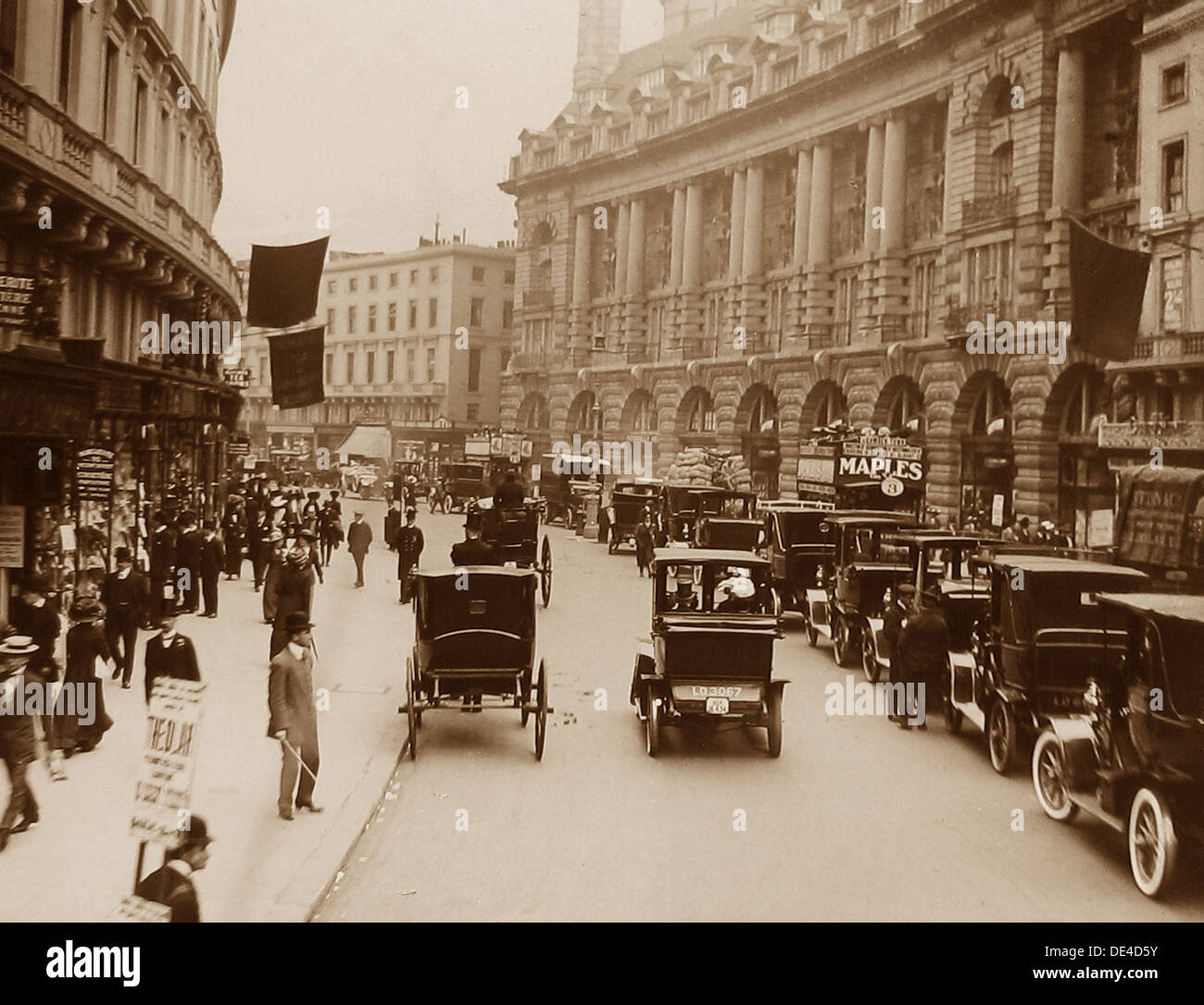 1900s london street hi-res stock photography and images - Alamy