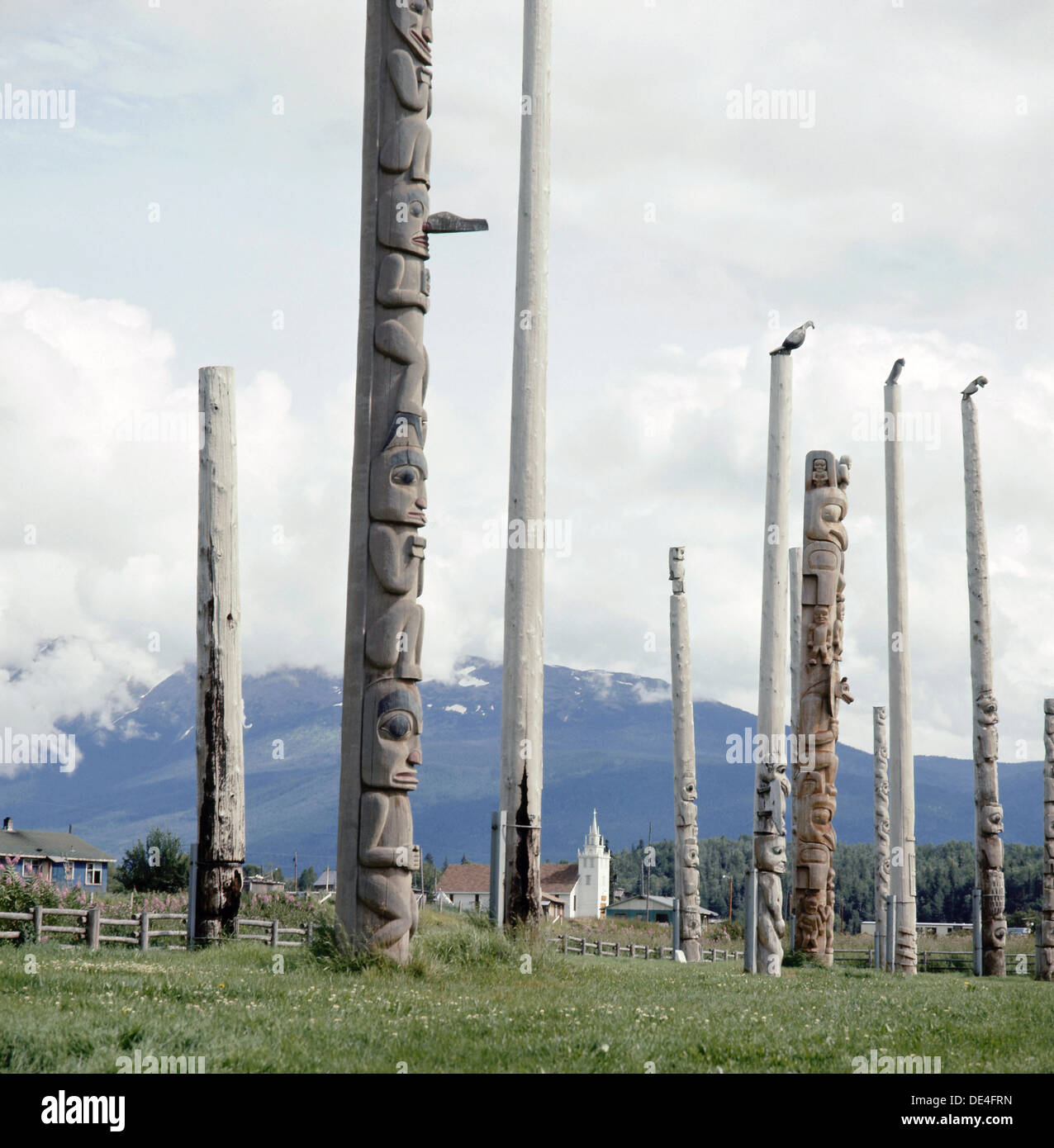 Tsimshian indian hi-res stock photography and images - Alamy