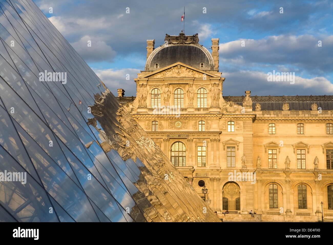 Palais du louvre palace hi-res stock photography and images - Alamy