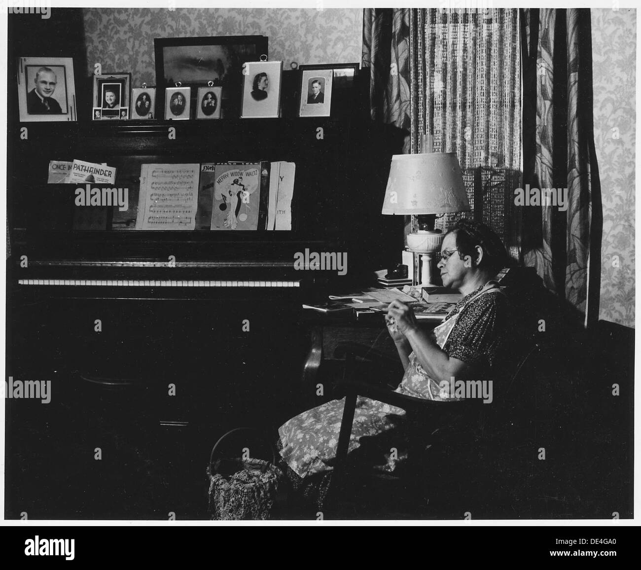 This image depicts the interior of a tenant farmhouse in Shelby County ...