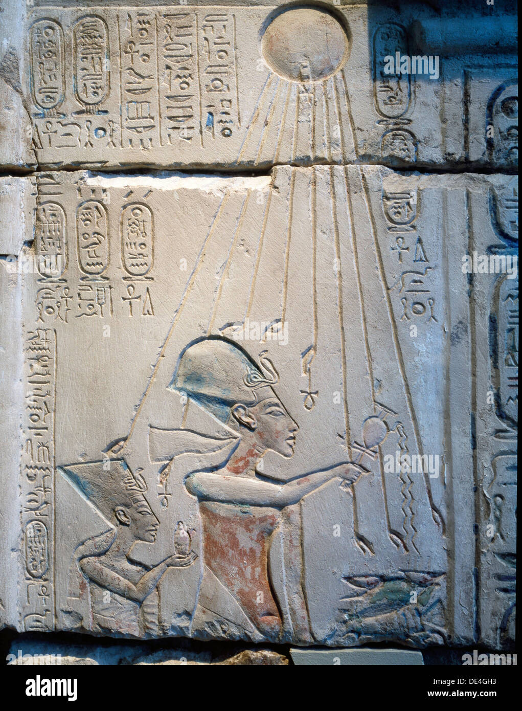 Queen nefertiti and king akhenaten hi-res stock photography and images ...