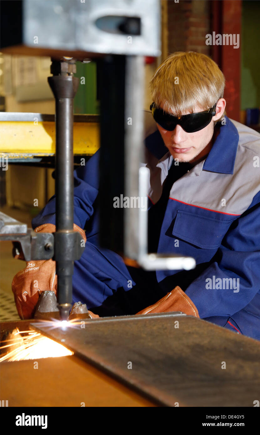 Moers, Germany, Trainee for welding worker Stock Photo - Alamy