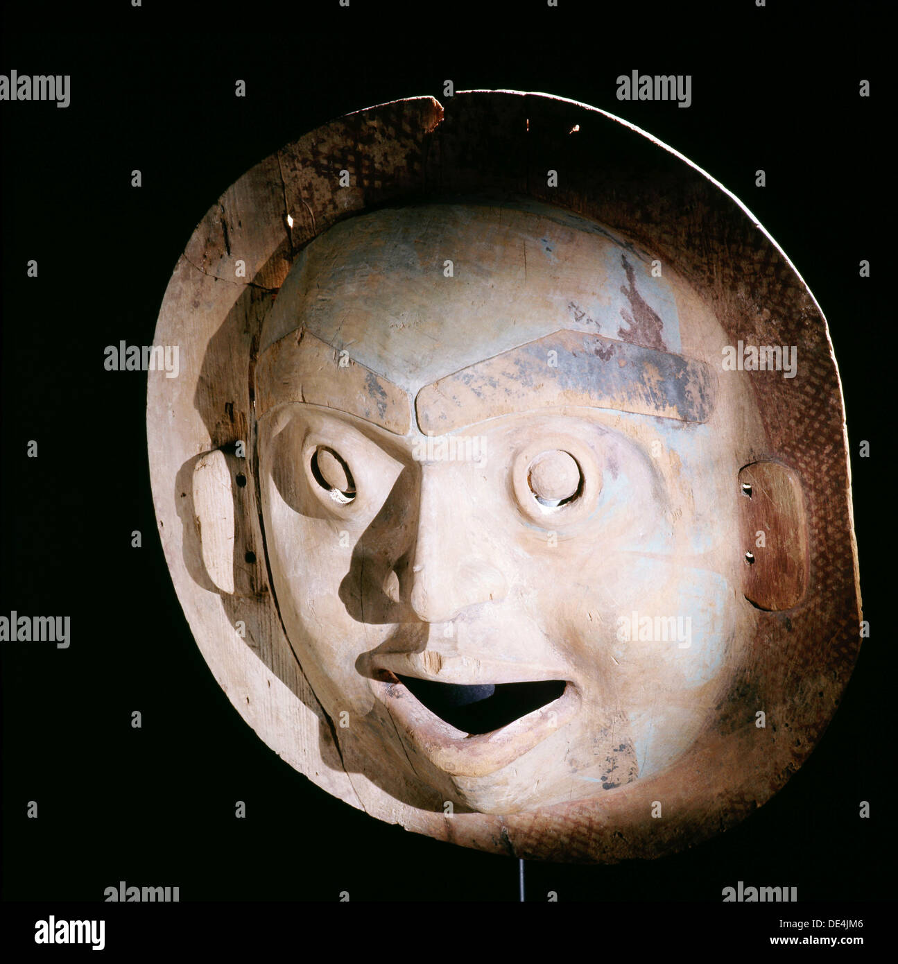 Native american moon mask hi-res stock photography and images - Alamy