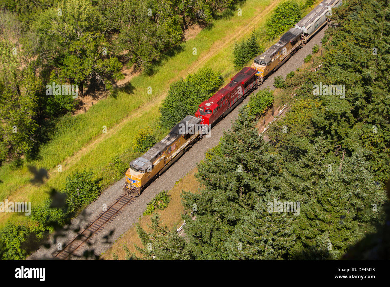 Aerial view railroad tracks train hi-res stock photography and images ...