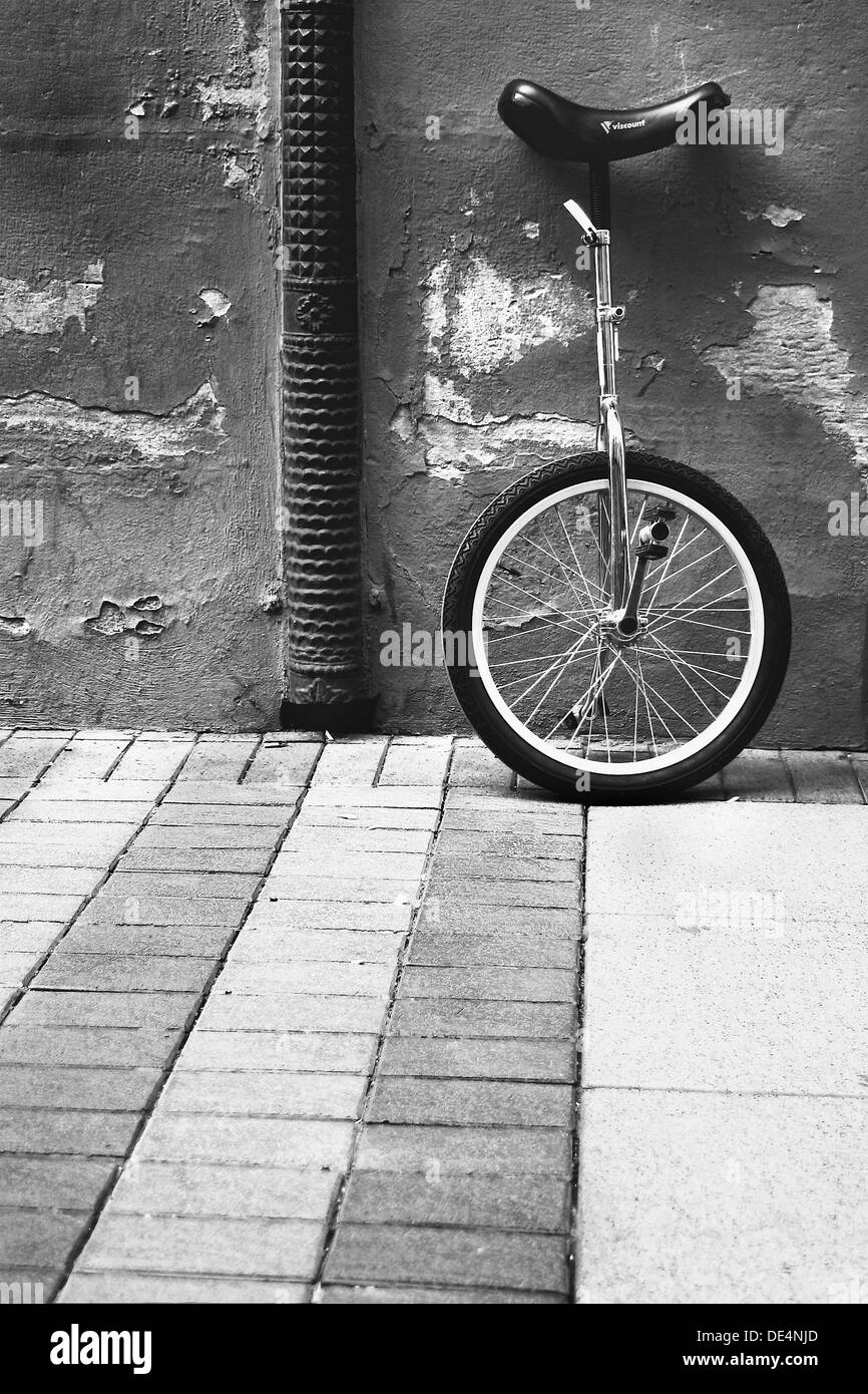 Juggler unicycle monocycle hi-res stock photography and images - Alamy