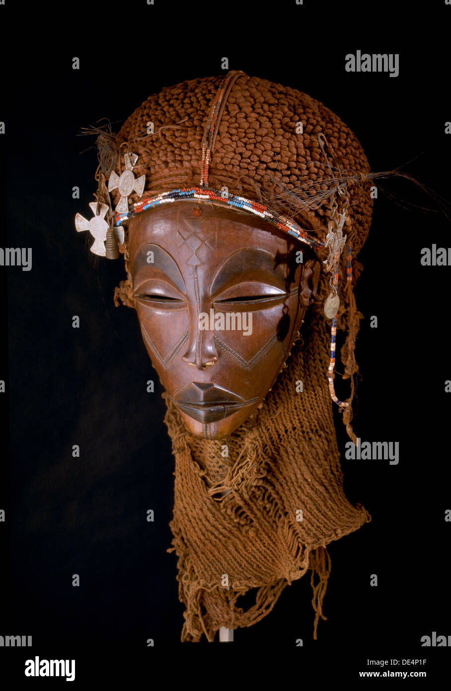 Angola dance mask hi-res stock photography and images - Alamy