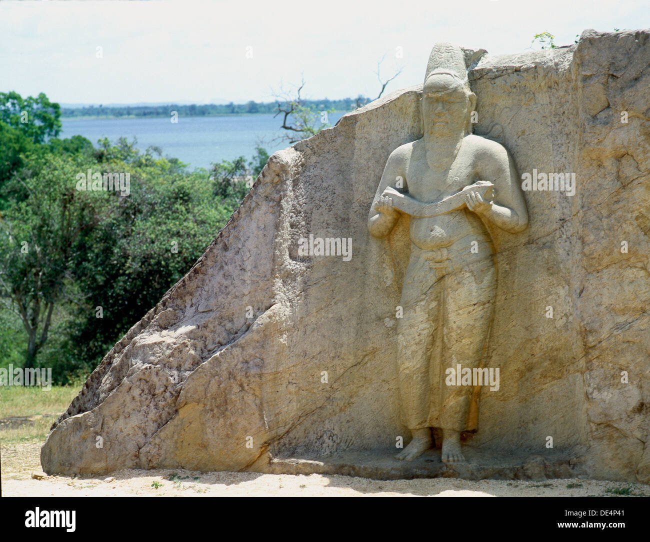 Statue of king parakramabahu hi-res stock photography and images - Alamy