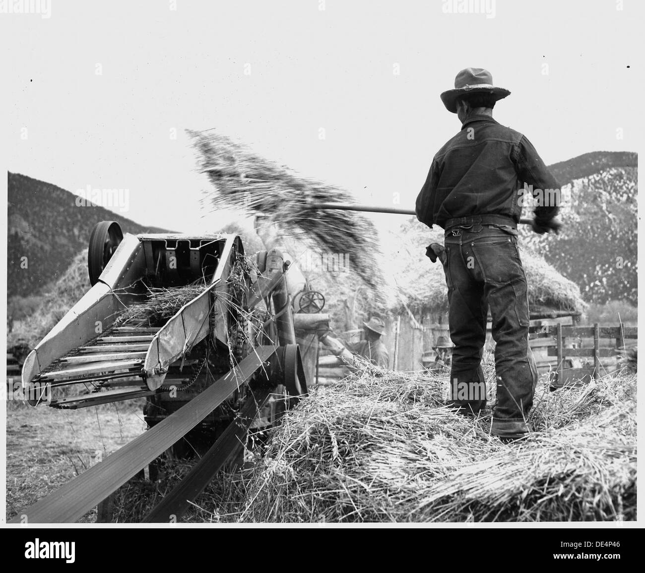 Vintage threshing machine Black and White Stock Photos & Images - Alamy