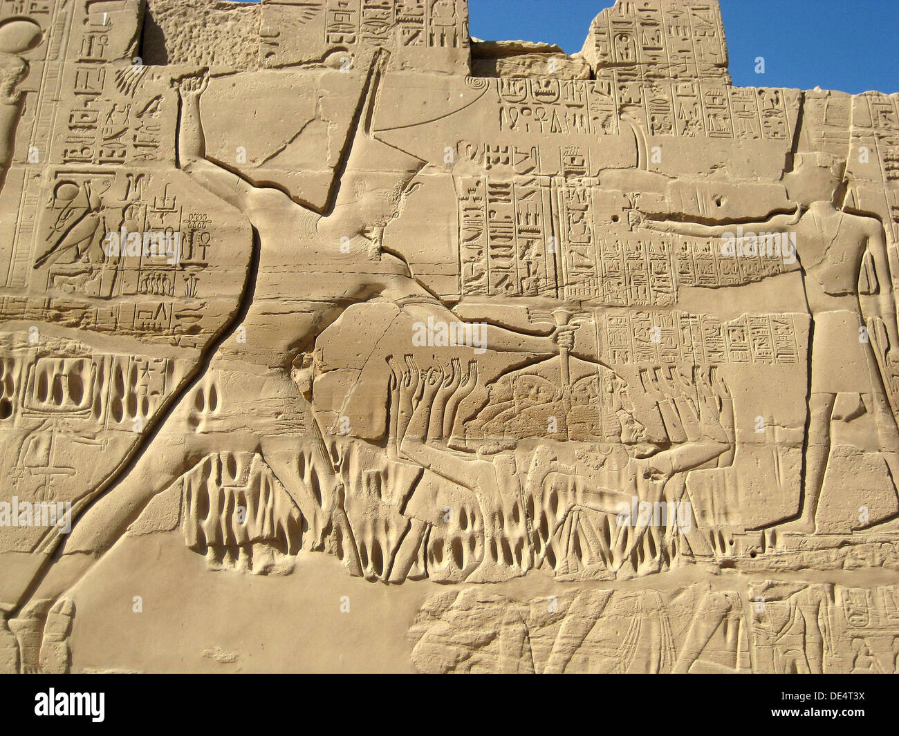 Tuthmosis iii smiting his enemies hi-res stock photography and images ...