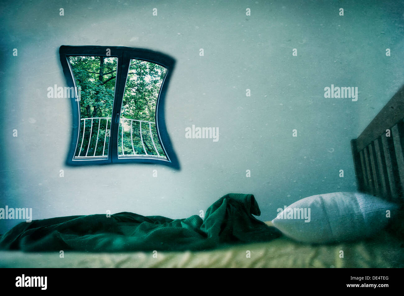 Empty bed hi-res stock photography and images - Alamy