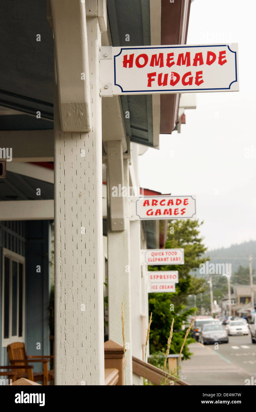 Candy store on Hamlock Street in Cannon Beach Oregon Stock Photo - Alamy