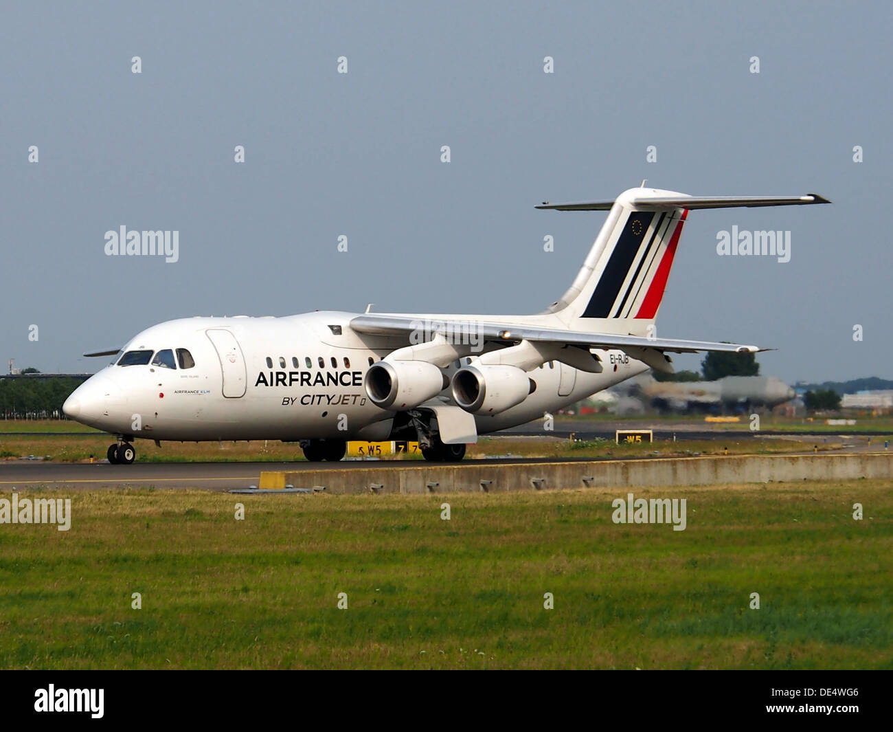 Cityjet avro rj85 jet aircraft hi-res stock photography and images - Alamy